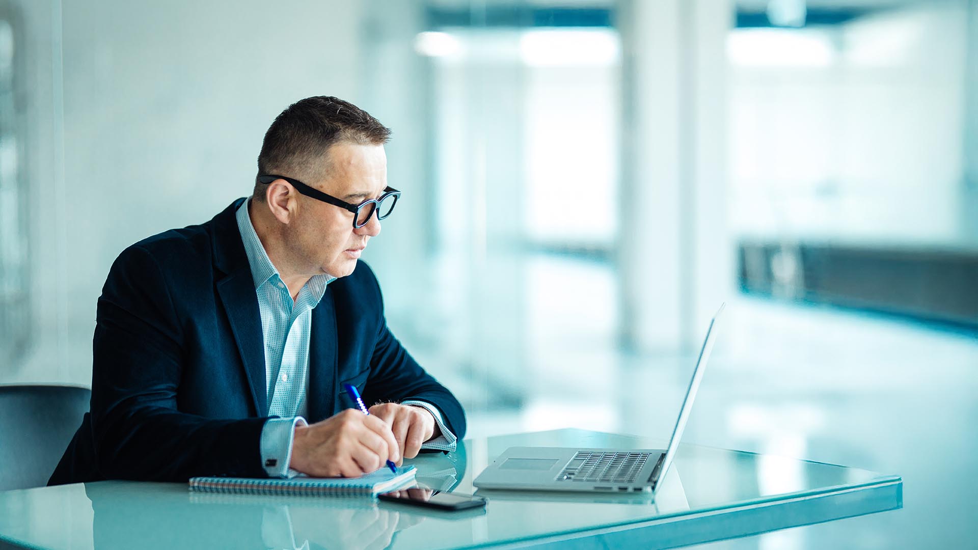 Par Darba likuma 101. panta pirmās daļas piemērošanu, kad darbinieks ir ...